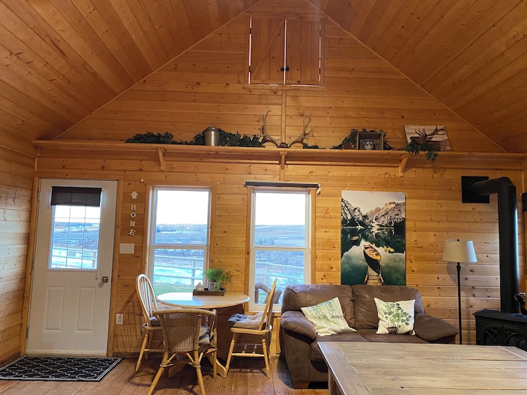 Hilltop Cabin - Alberta