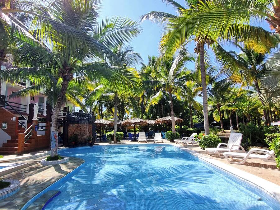 2 piscinas exteriores