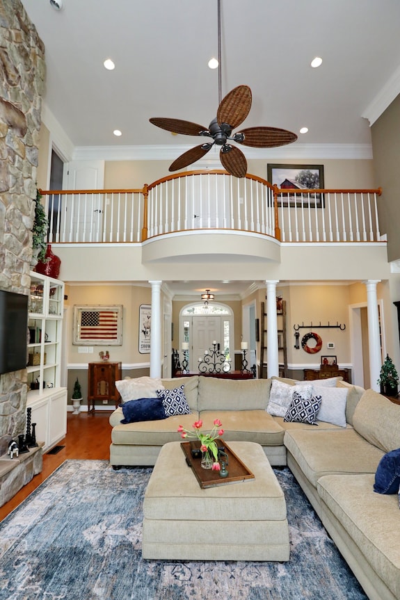 \T32-acre Retreat , Pool, Hot Tub, Theatre, Fire Pit, Games + Holiday Lights - Maryland