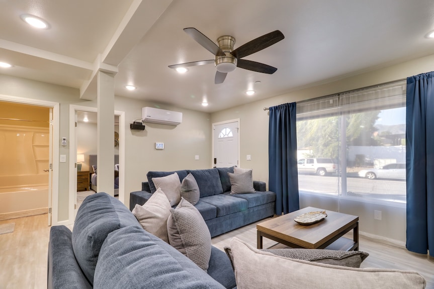 Fast Wifi & Free Parking: Cozy Fontana Apartment - Fontana