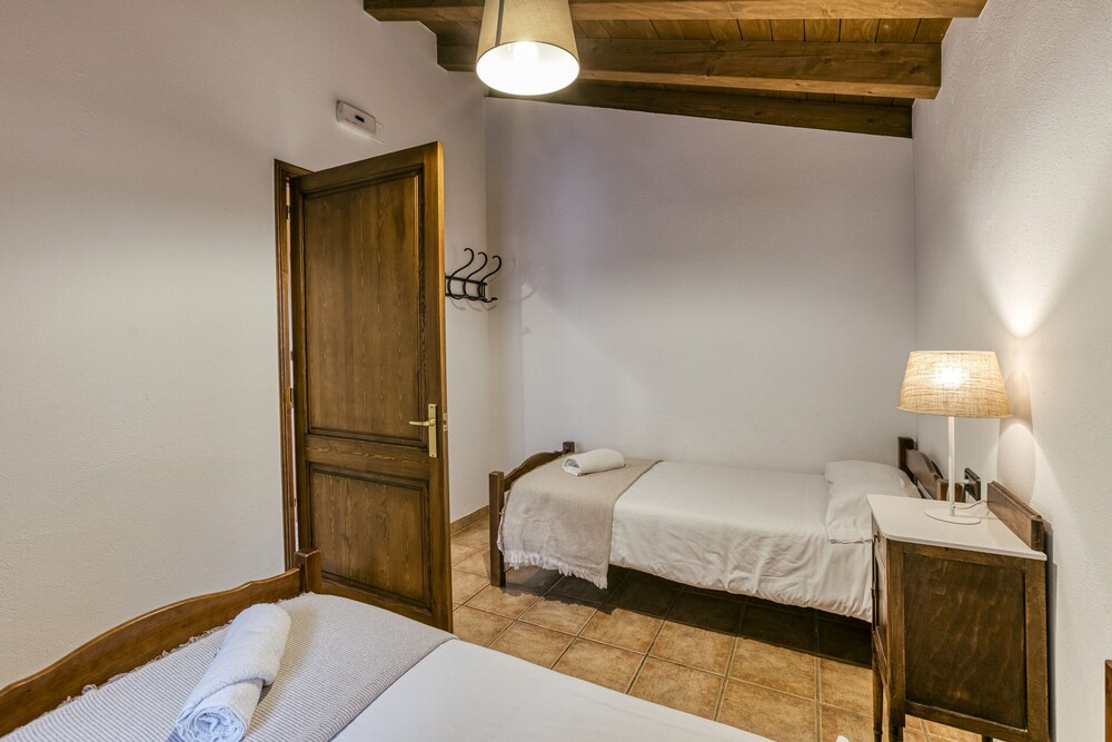 Casa De Vacaciones 'La Cabanya De La Rovira - Dalt' Con Vistas A La Montaña, Terraza Privada Y Wi-fi - Rupit