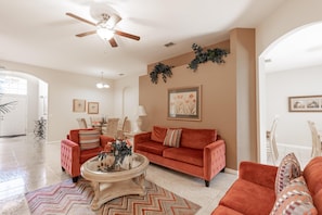 Casa, várias camas (246BD-Highlands Reserve) | Sala de estar
