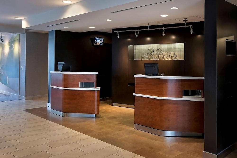 Family Vacation! Enjoy Spacious Pet-friendly Suite With Indoor Pool! - Massachusetts