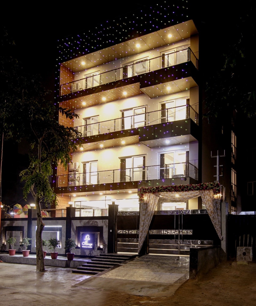 Hotel La Mirage - Noida