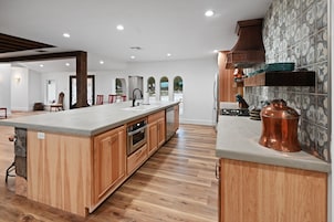 Casa, 5 quartos | Cozinha privada | Uma cafeteira/bule, um frigorífico, um forno, uma placa de cozinha 
