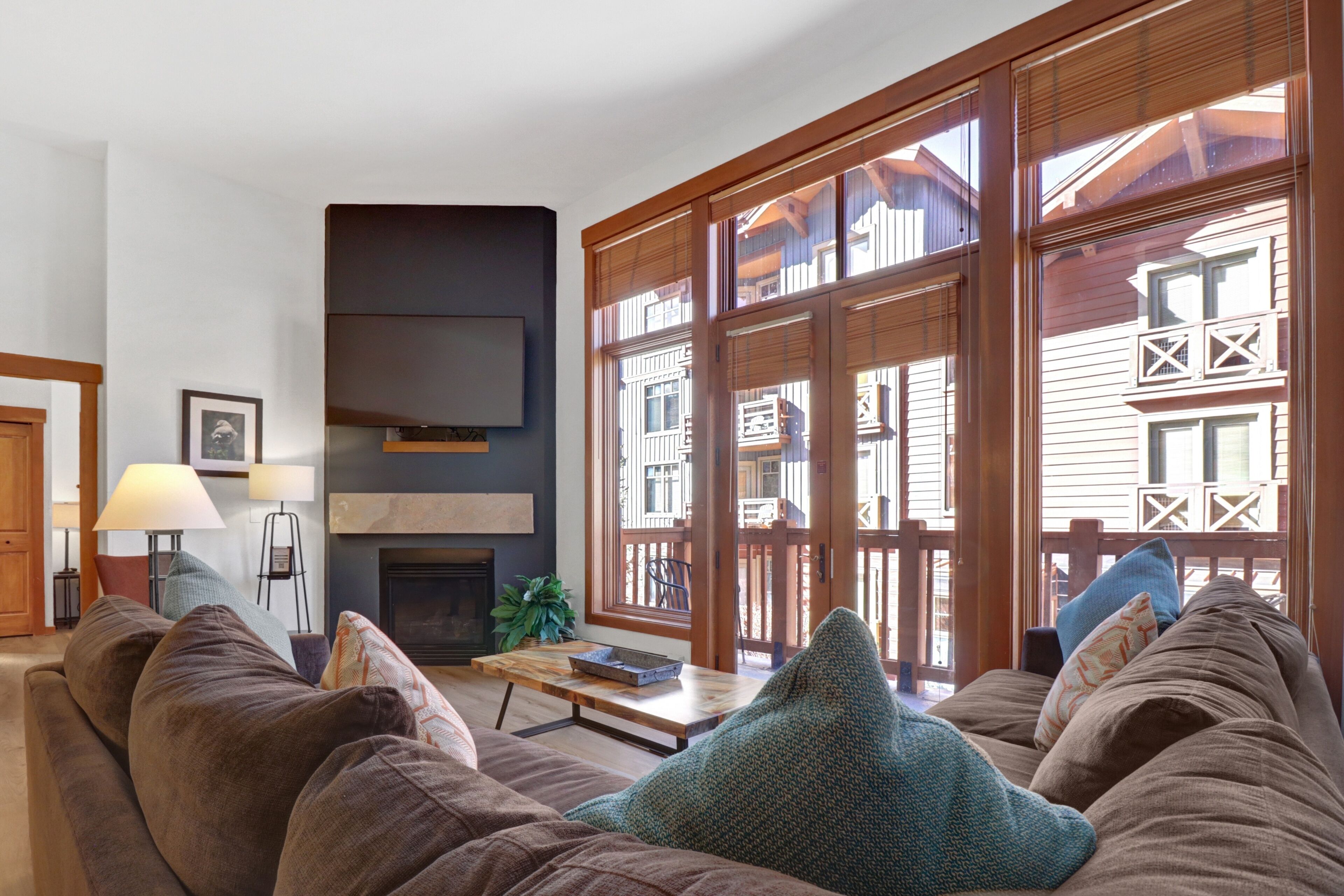 Apartamento em Condomínio Fechado, 2 quartos | Sala de estar | Smart TV 