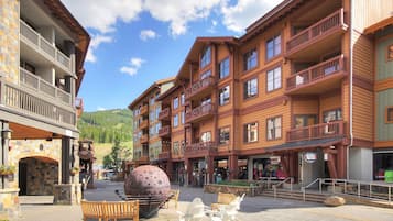 Condo, 2 quartos | Fachada