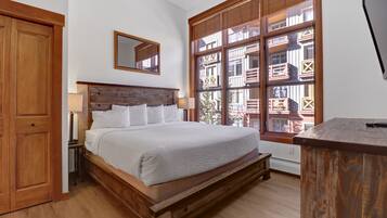 Condo, 2 quartos | 2 quartos, espaço de trabalho para notebook