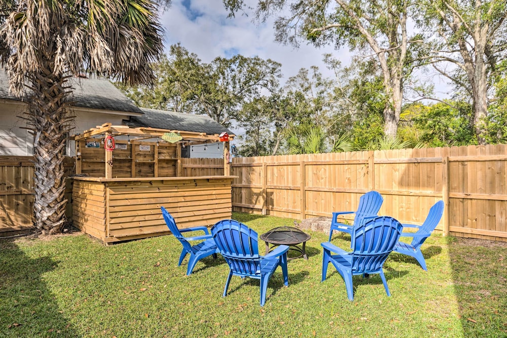 Idyllic Pensacola Home W/ Yard + Fire Pit! - Pensacola, FL
