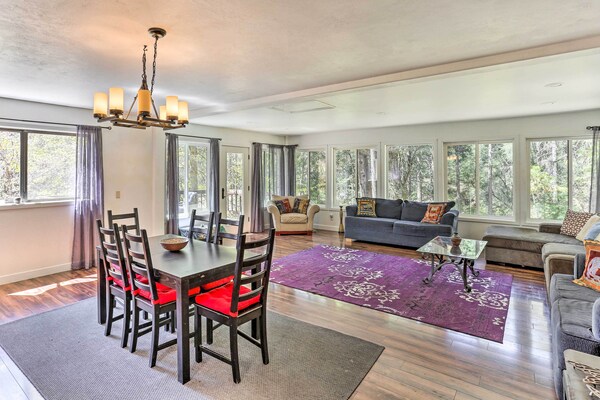 Vibrant Weaverville Escape W/ Deck & Creek! - Weaverville, CA