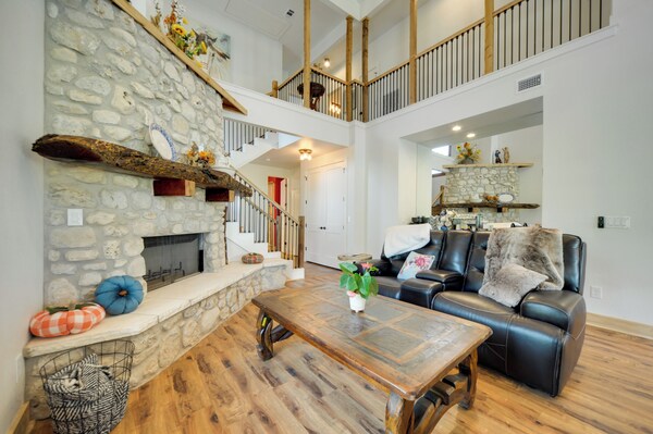 Horseshoe Bay Resort Home ~ 6 Mi To Lake Lbj! - Kingsland, TX