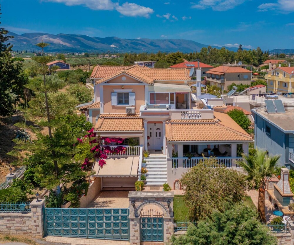 Matina's Family House With Your Private Jacuzzi! - Zakynthos