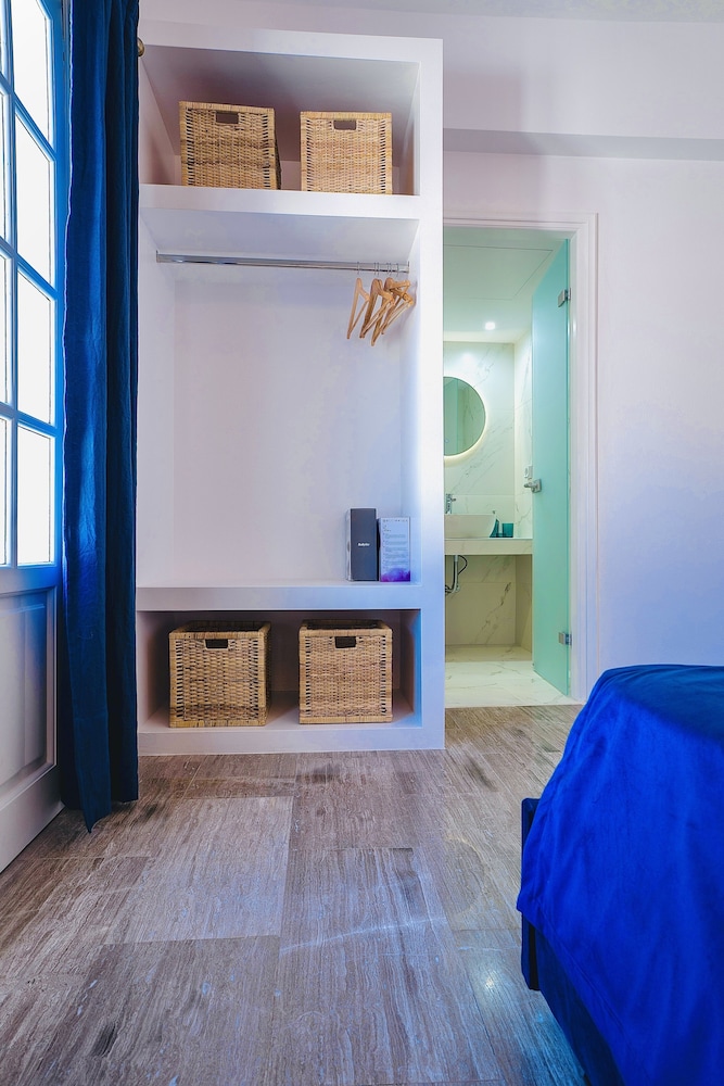 Villa Nostos
The Greek Traditional Way Of Hospitality - Paros