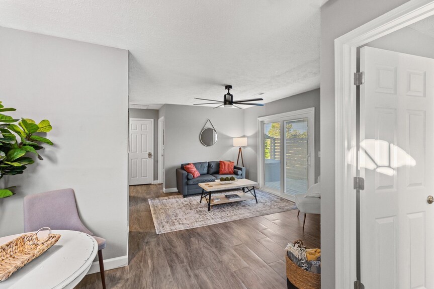 The Luxe/ Hot Tub/ On Bright Leaf Golf Course - Harrodsburg, KY