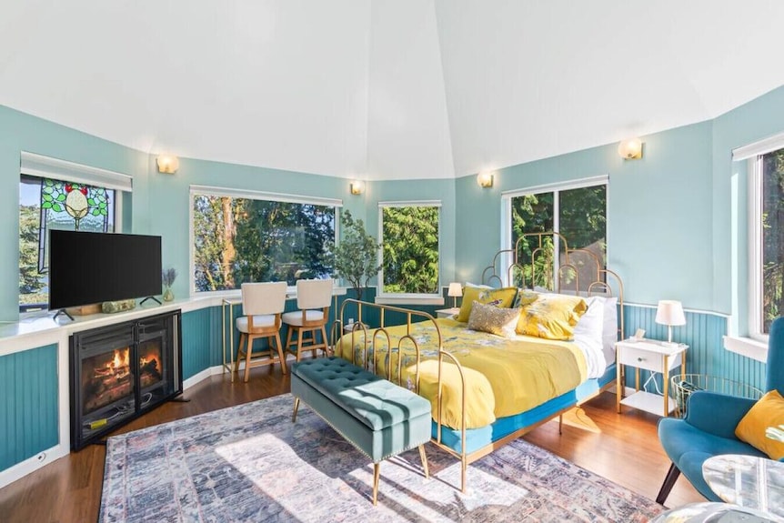 Bayview Tower - Romantic Studio W/ Beach Access - Bremerton, WA