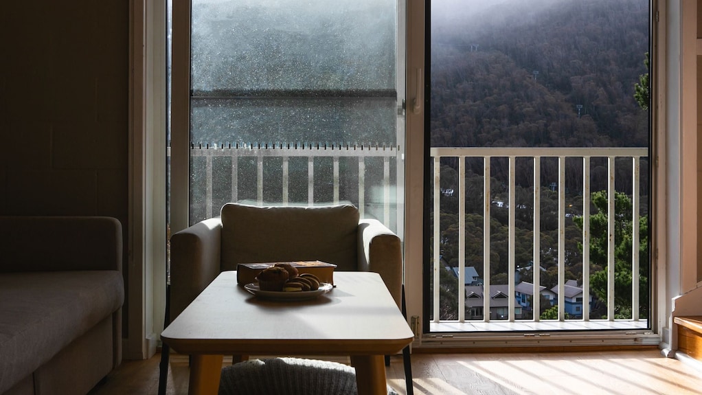 Byadbo 8 Is A Newly Refurbished Two-bedroom Apartment - 大雪山