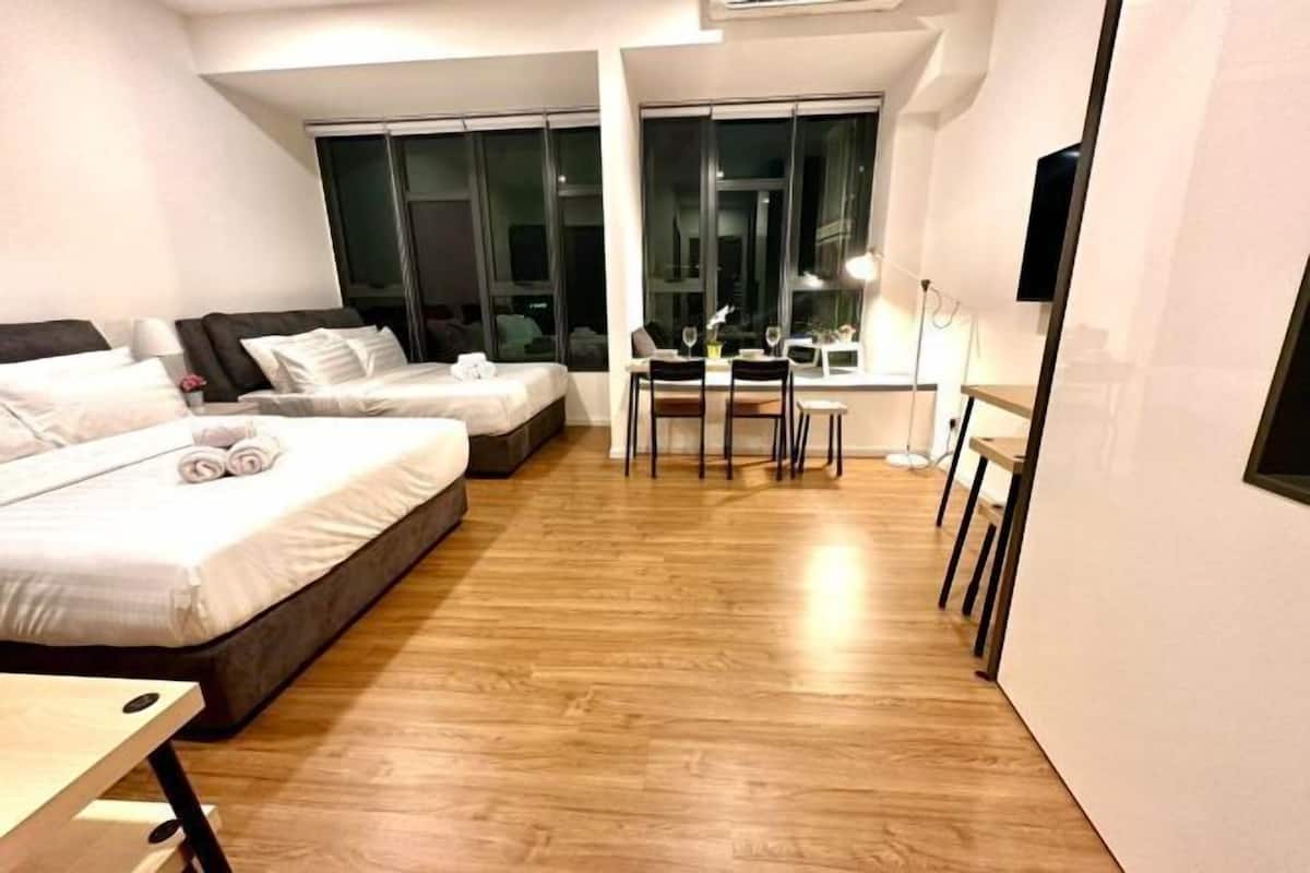 Escrivaninha, espaço de trabalho para notebook