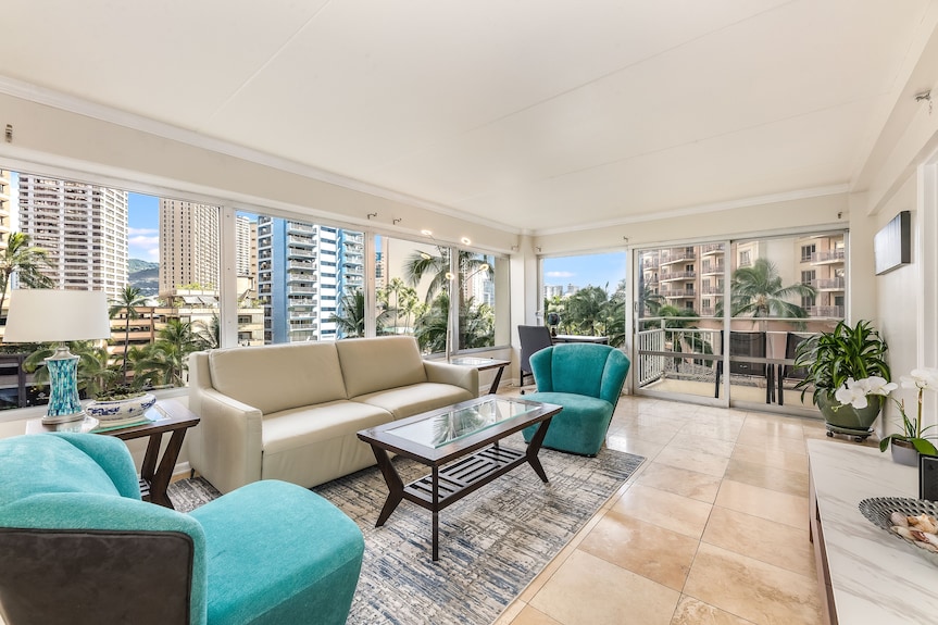 Splendid 2bd W/ One Free Parking - Honolulu