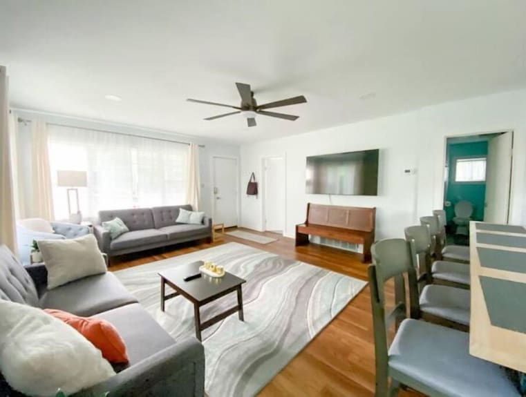 Charming Downtown Cottage - Bozeman, MT