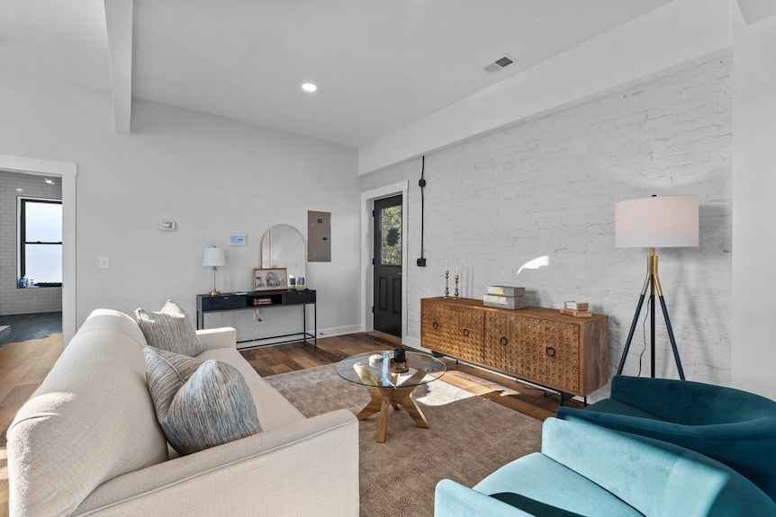 Loft Apartment Overlooking Downtown Lillington, Nc. - Raven Rock State Park, Lillington