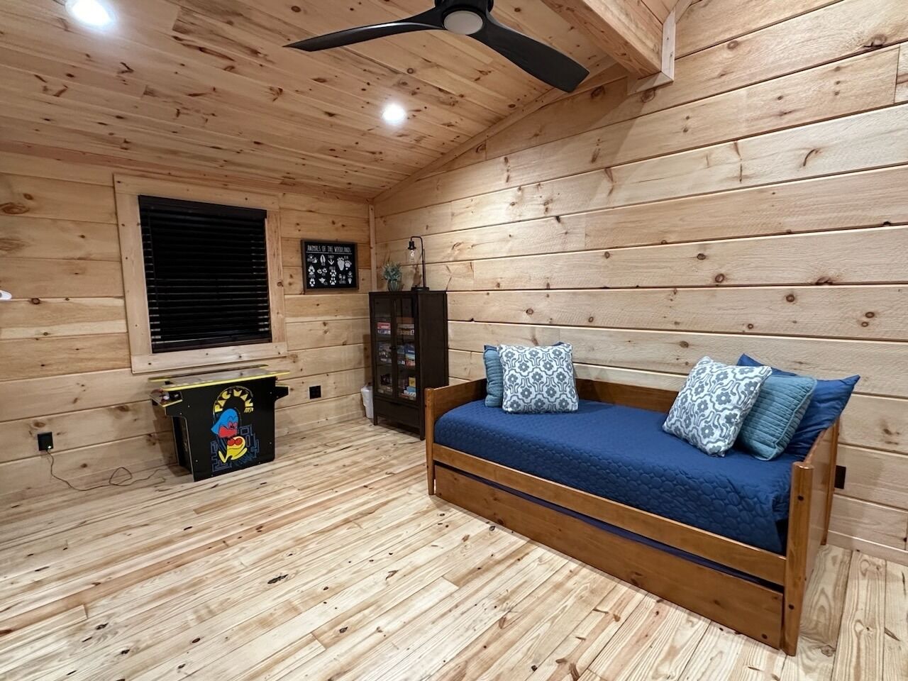Family Retreat In This Gorgeous Log Cabin Overlooking The Arkansas Grand Canyon! - Jasper, AR