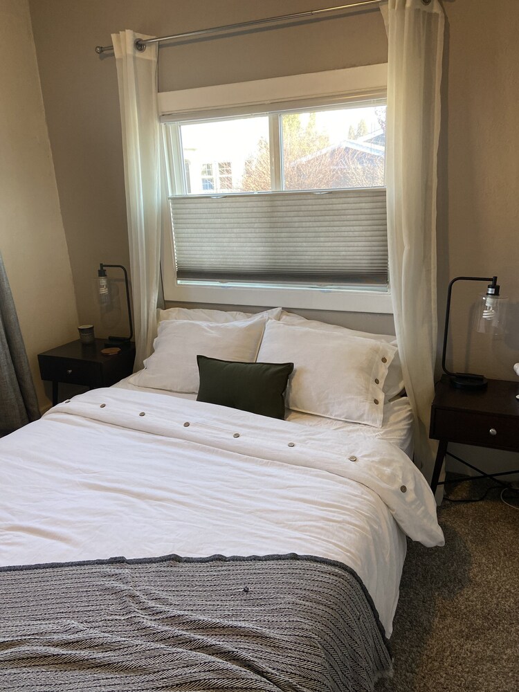 Spacious bungalow w/ garden, office and fitness room - Oakland | Vrbo