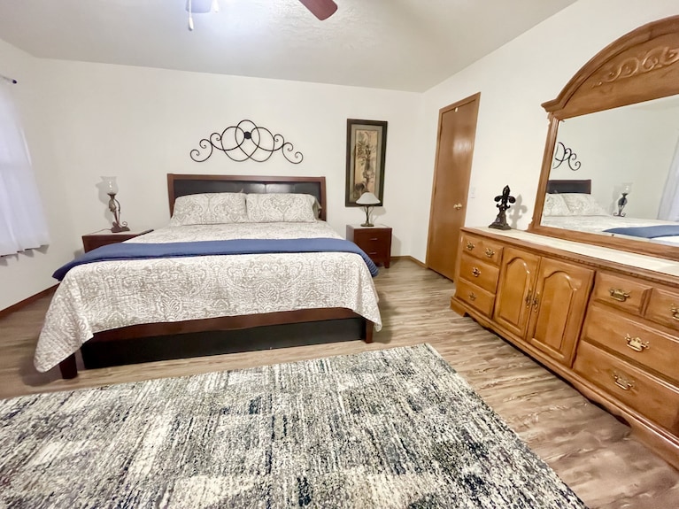 Springdale Gem, Centrally Located, Covered Patio - フェイエットビル, AR