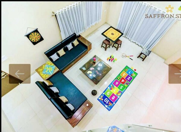 Hotel Strawberry Inn - Mahabaleshwar