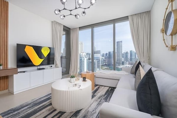 Vogue | 52|42 Marina Near Ain Dubai | Jbr Beach - Dubai Marina