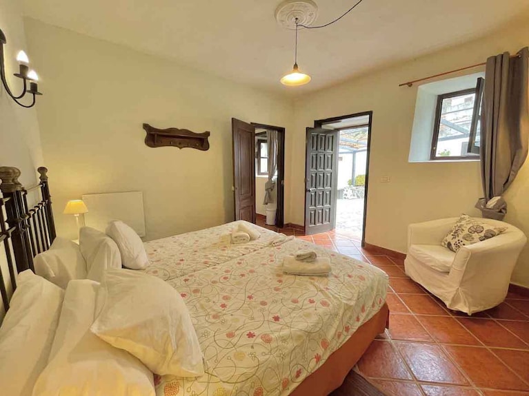 Casa El Patio - 1br Apartment With Shared Patio And Mountain Views - La Gomera