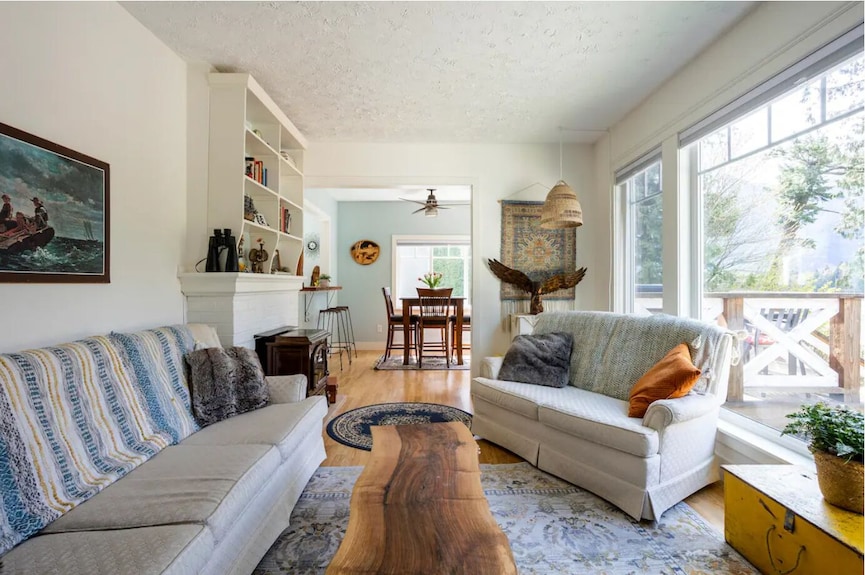 Fraser River Waterfront Cottage In Hope Bc - 호프