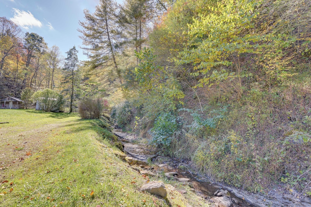 Haysi Nature Getaway W/ Fire Pit & On-site Creek! - Breaks Interstate Park, Breaks