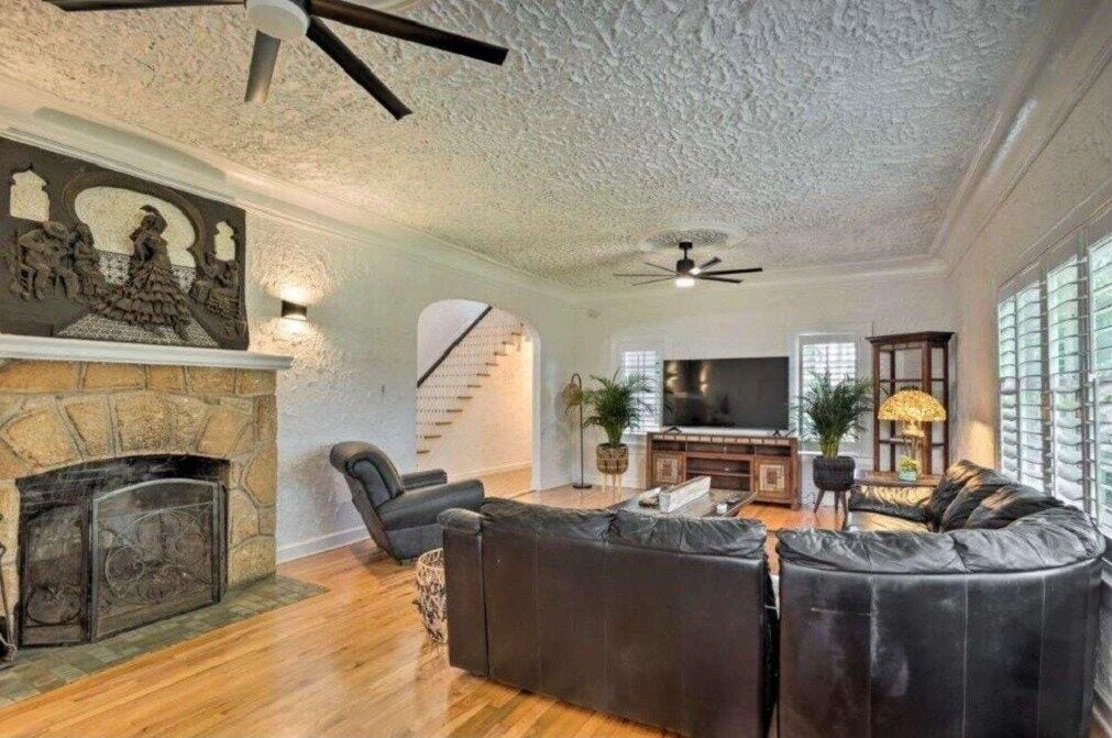 Luxury 8 Bedroom 6 Bath Mini Resort With Pool In Backyard Tropical Paradise! - Delray Beach, FL