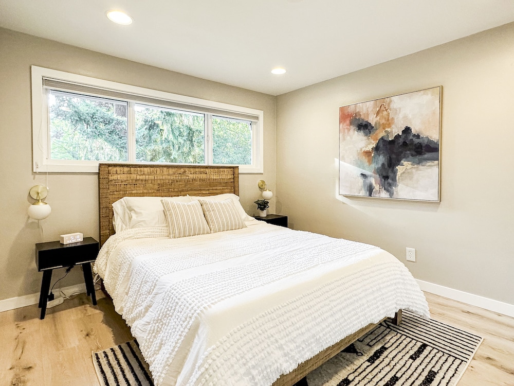 Classic Charm Meets Modern Comfort Home - Lynn