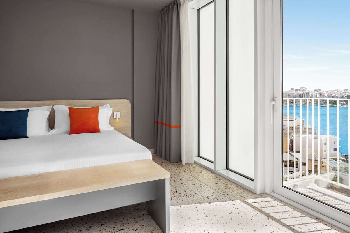 Quarto Superior, 1 cama king-size, não fumadores, vista para o mar | Roupa hipoalergénica, cofre no quarto, secretária