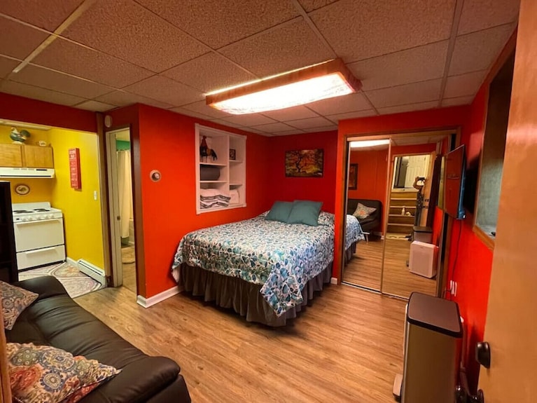 305 Eff Colorful · Colorful Studio, Near Downtown, Walk To Shopping - 알래스카