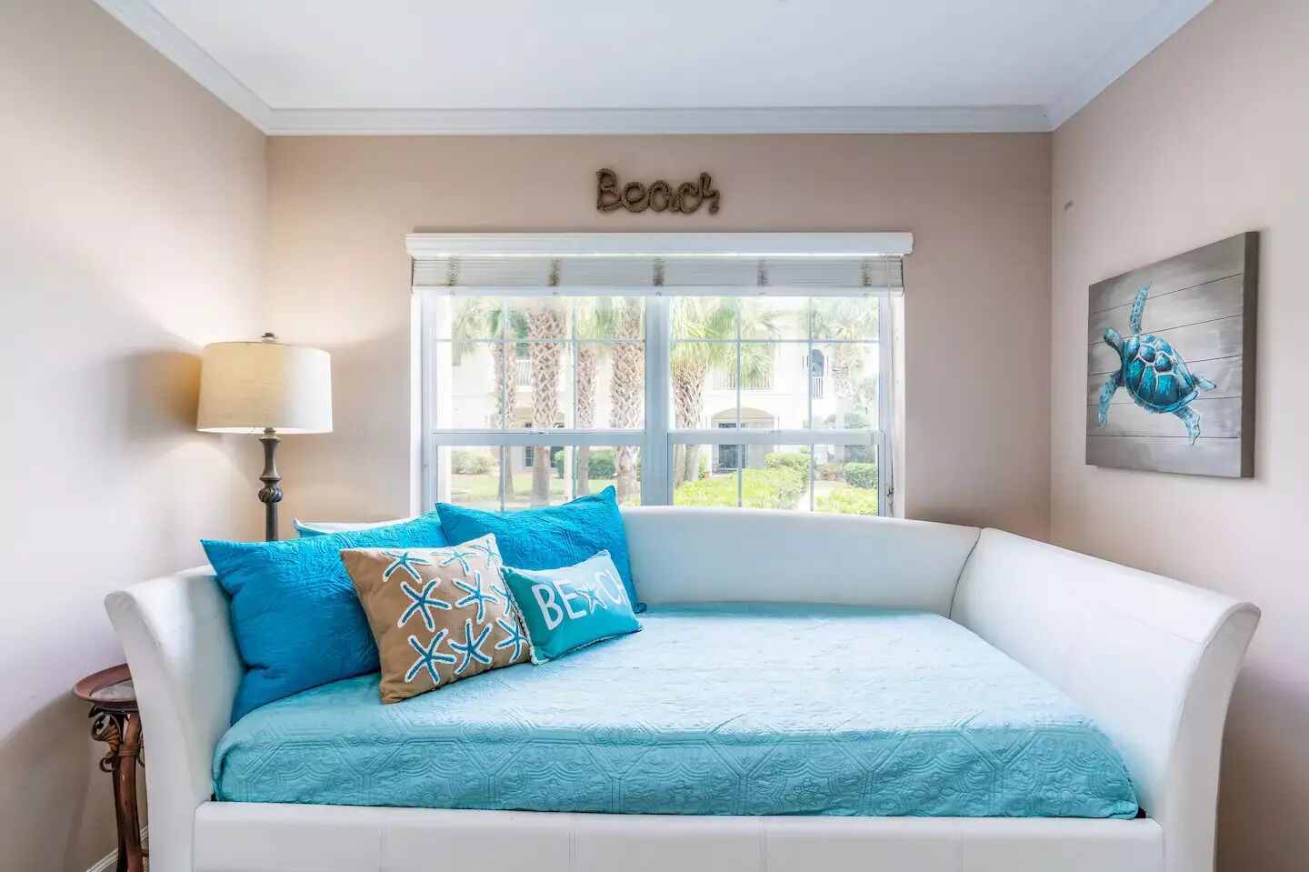 ~Hot Tub~2 King Beds~3 Bedrooms~walk To Beach, Free Parking, Close To Downtown - St. Augustine Beach, FL