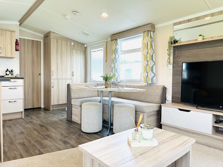 Adelfas Modern Caravan, Cayton Bay - Yorkshire