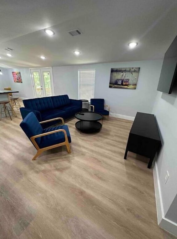 The Creek Side Cozy Home\n - Caldwell, TX