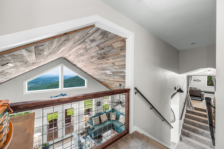 Crest View Lodge With Amazing Views! Sunken Deck! Movie Theater! Fast Wi-fi! - Alabama