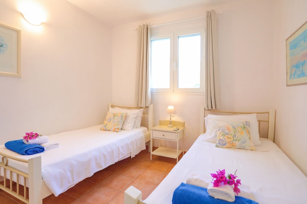 Dionisis Paxos Villa, 2-story, Shared Pool, Sea Views, Modern Amenities - Paksos