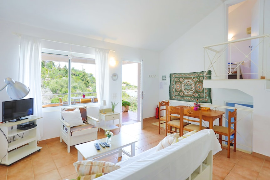 Stelios Villa Near Yioliskari Beach: 2-bedroom, Pool, Panoramic Views - Paxi