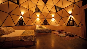 Quarto panorâmico, 2 camas Queen, ao lado da piscina | Roupas de cama de algodão egípcio, roupas de cama premium