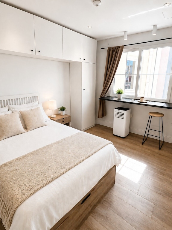 Grand Central House - Classic Studio Apartment - Gibraltar