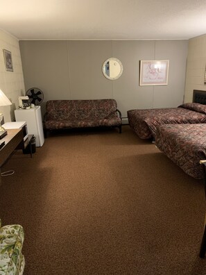 Quarto Duplo Standard | Secretária, secretária adequada para computadores portáteis 