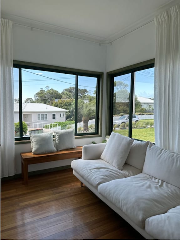 Parker's On Walton,\ncosy Family Cottage, 5 Min Walk To Beach, Bowling Club - Jervis Bay