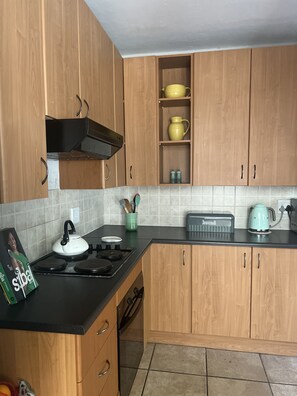 Casa, 3 quartos, não fumadores, casa de banho privativa | Cozinha partilhada | Um frigorífico/congelador grande, um micro-ondas, um forno
