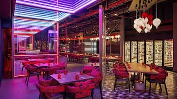 11 restaurantes, pequenos-almoços servidos, cozinha indonésia