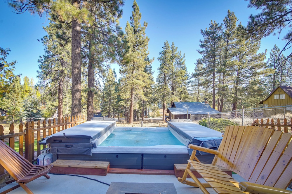 1 Mi To Lake: Home W/ Hot Tub & Gazebo In Big Bear - Big Bear, CA