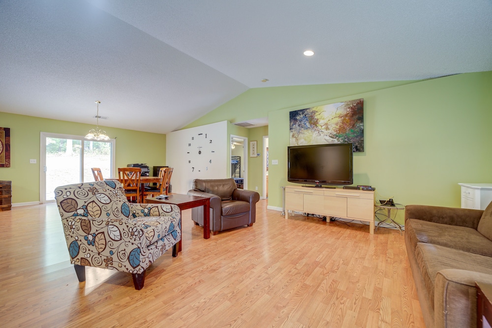 Candler Home W/ Large Deck: Hike, Bike & Unwind! - Asheville